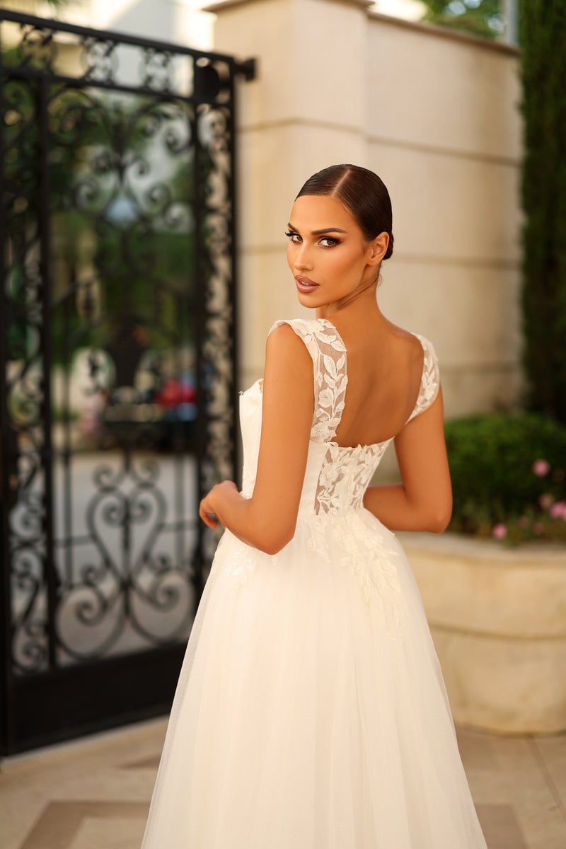 TW903 Sabrina – Dion for Brides