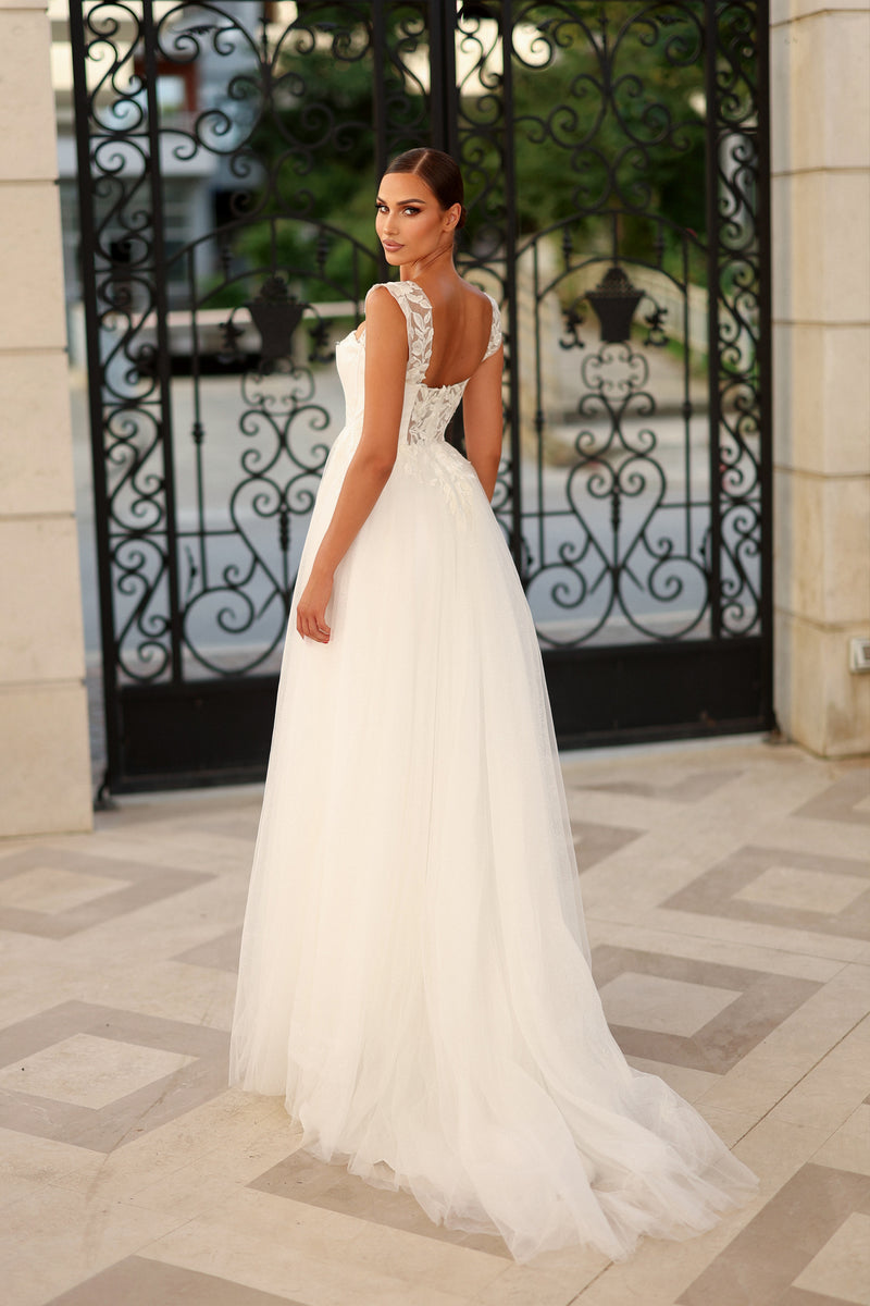 TW903 Sabrina – Dion for Brides
